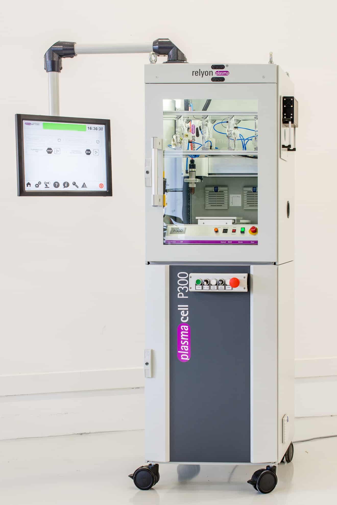 Plasma treatment of textile fibres with Piezo Radial Source